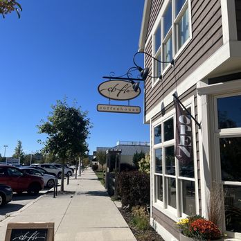 EB FLO COFFEEHOUSE - Updated December 2025 - 40 Photos & 32 Reviews - 340 S Pier Dr, Sheboygan ...