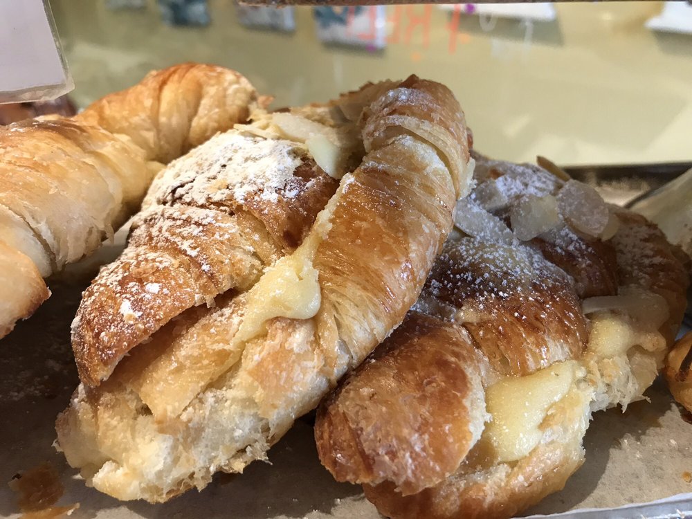 LE DELICE PASTRY SHOP - 51 Photos & 18 Reviews - Desserts - 1150 Lorne ...