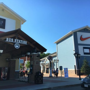 MERRIMACK PREMIUM OUTLETS - Updated July 2024 - 133 Photos & 156 ...