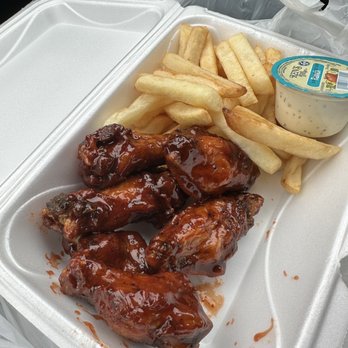 R&R EXTREME WINGS - Updated October 2025 - 53 Photos & 46 Reviews ...