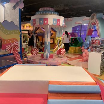 CANDY WONDERLAND - Updated October 2025 - 53 Photos & 42 Reviews ...