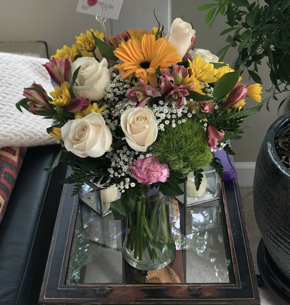 CLOUD FLORIST - 82 Photos & 18 Reviews - 8203 Cedar Ave, Clevland, OH ...