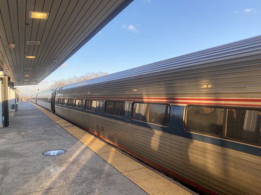 AMTRAK - NIAGARA FALLS - 24 Photos - 825 Depot Ave W, Niagara Falls ...