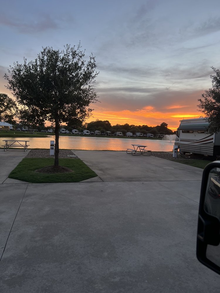 NORTHLAKE RV RESORT - Updated November 2024 - 46 Photos & 18 Reviews ...