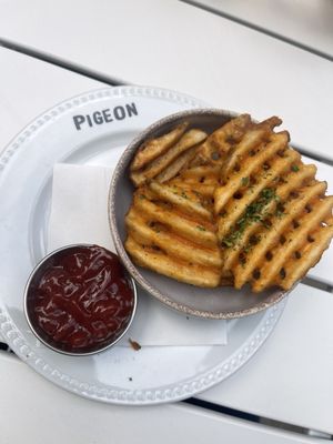 PIGEON - Updated January 2026 - 90 Photos & 42 Reviews - 337 King ...