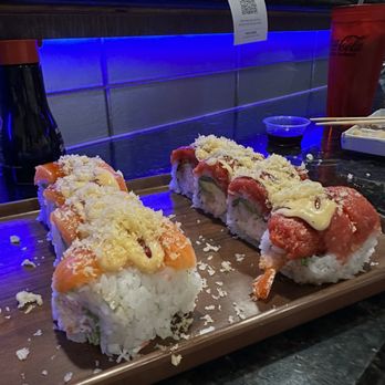 SHOW SUSHI - Updated January 2025 - 4199 Photos & 2747 Reviews - 957 W ...