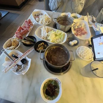 URBAN HOT POT - Updated December 2024 - 313 Photos & 270 Reviews ...