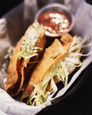 PATTERN BAR - Updated June 2025 - 324 Photos & 486 Reviews - 100 W 9th ...