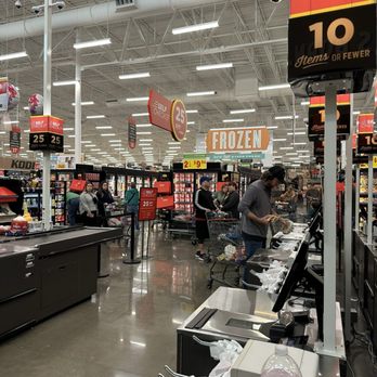 H-E-B - Updated December 2025 - 263 Photos & 43 Reviews - 575 E ...