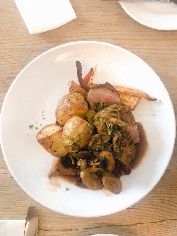 MACGREGORS - 58 Photos & 40 Reviews - 109 Academy Street, Inverness ...