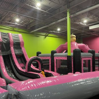 FLYING SQUIRREL - Updated December 2025 - 56 Photos - 1400 Victoria ...