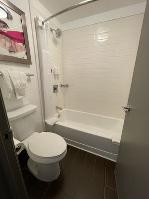 RADISSON HOTEL OAKLAND AIRPORT - Updated September 2024 - 195 Photos ...