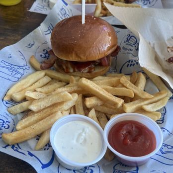 305 DEGREES BURGERS BAR - Updated October 2025 - 98 Photos & 58 Reviews ...