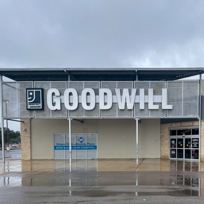 GOODWILL CENTRAL TEXAS - LAKE CREEK - Updated October 2025 - 21 Photos ...