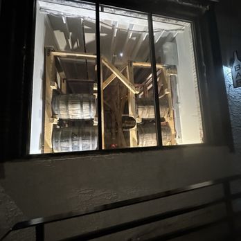 FOUR HUMOURS - Updated January 2026 - 169 Photos & 71 Reviews - 1712 N ...