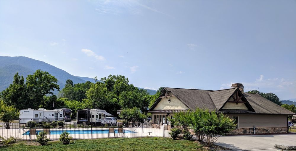 COVE CREEK RV RESORT - 21 Photos - 3293 Wears Valley Rd, Sevierville ...