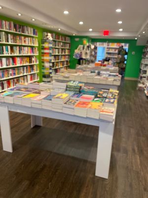 POSMAN BOOKS - Bookstores - 127 Newbury St, Boston, MA - Yelp
