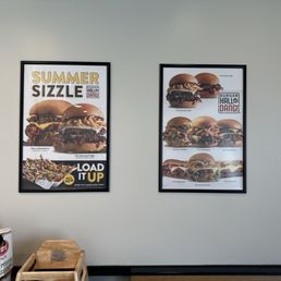 MOOYAH BURGERS, FRIES & SHAKES - Updated August 2025 - 127 Photos & 68 ...