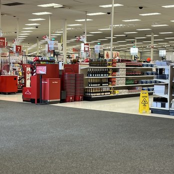 TARGET - Updated October 2025 - 76 Photos & 18 Reviews - 7311 Jefferson ...