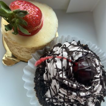 CALANDRA’S ITALIAN & FRENCH BAKERY - Updated December 2025 - 321 Photos ...