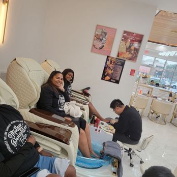 NAIL LAB - Updated December 2025 - 146 Photos & 53 Reviews - 9414 Falls ...