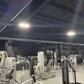 UNCAGED FITNESS - Updated December 2025 - 51 Photos - 640 Lincoln St ...