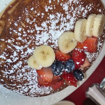 CAFÉ LULUC - Updated July 2024 - 1764 Photos & 1672 Reviews - 214 Smith ...