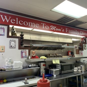 Mom’s Family Diner - Takeout & Delivery - 85 Photos & 77 Reviews ...