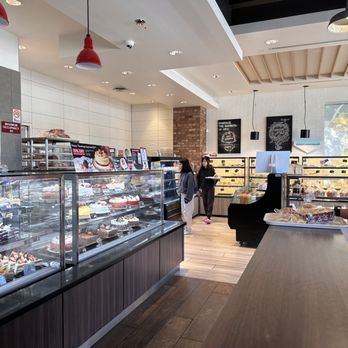 85°C BAKERY CAFE-AUSTIN AIRPORT - Updated February 2025 - 655 Photos ...