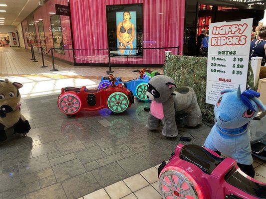 ROGUE VALLEY MALL - 38 Photos & 46 Reviews - 1600 N Riverside Ave ...