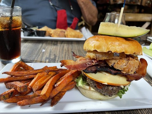 6 BEARS & A GOAT - Updated June 2025 - 226 Photos & 231 Reviews - 1140 ...