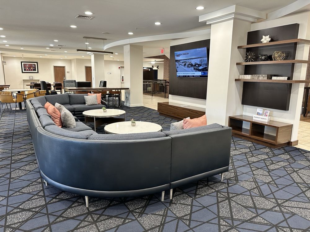 COURTYARD BY MARRIOTT WICHITA AT OLD TOWN - Updated September 2025 - 83 ...