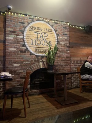 SPRING LAKE TAP HOUSE - Updated August 2024 - 140 Photos & 245 Reviews ...
