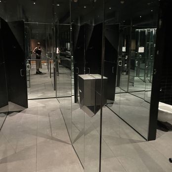 VU - Updated July 2024 - 447 Photos & 351 Reviews - 133 E Cermak Rd ...