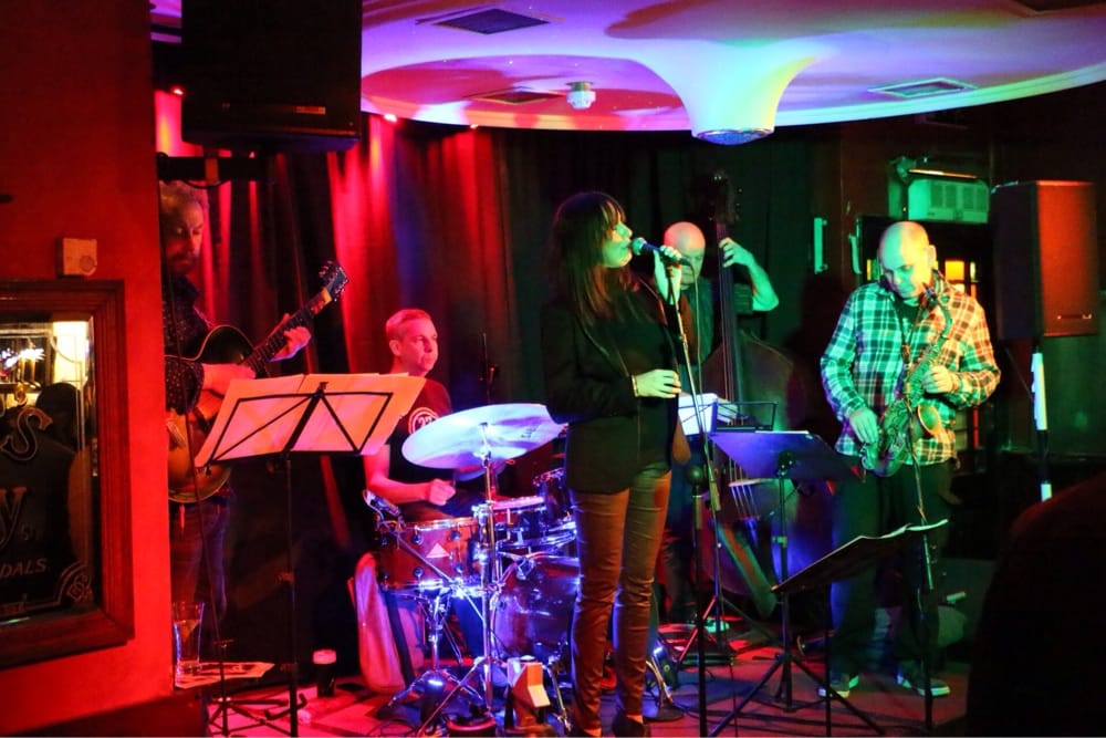 LEESON LOUNGE - Updated December 2025 - 10 Photos & 21 Reviews - 148 ...