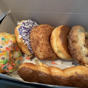 DONUT STAR - 332 Photos & 387 Reviews - Donuts - 601 W Washington St ...