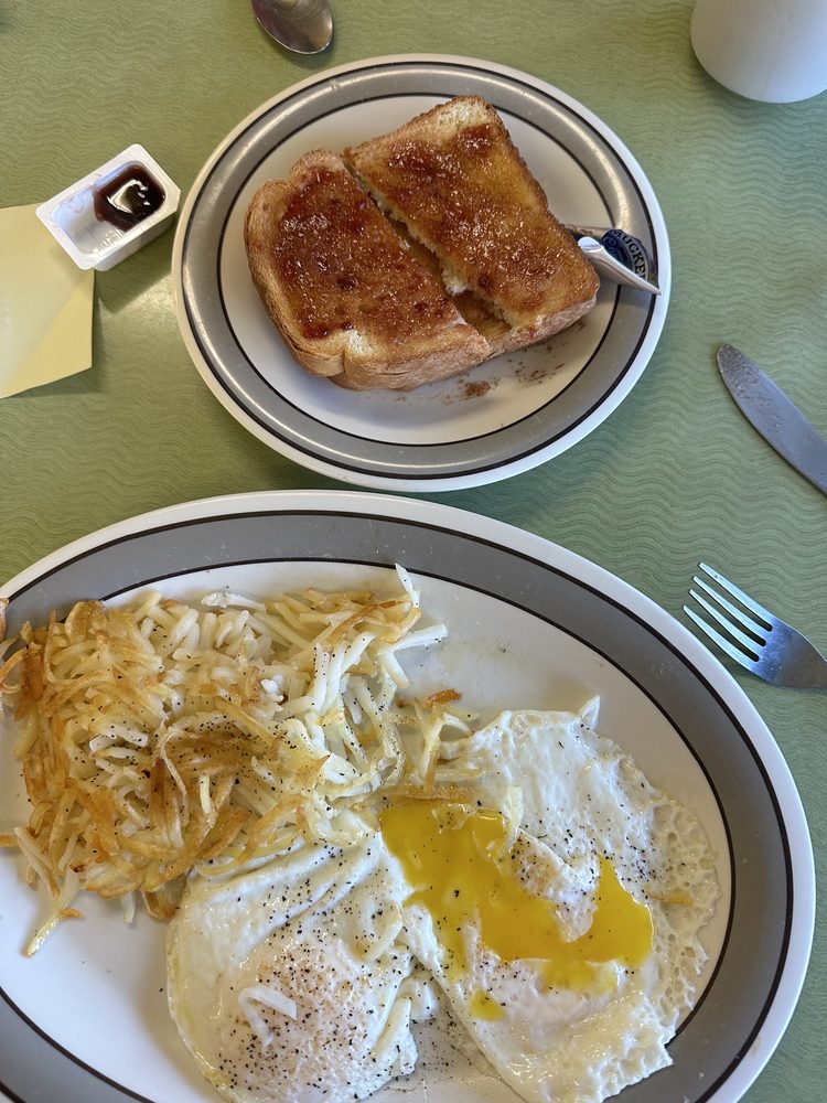 COTTAGE INN RESTAURANT - Updated June 2024 - 13 Photos & 33 Reviews ...