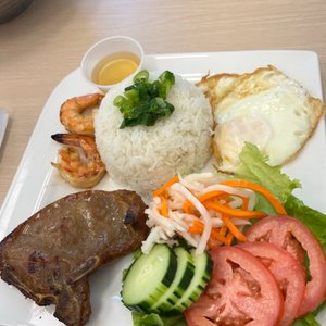 URBAN ROLLS ROCKLIN - 204 Photos & 231 Reviews - 5428 Crossing Dr ...