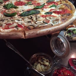 TABLE 87 - GOWANUS - Updated December 2025 - 583 Photos & 474 Reviews ...