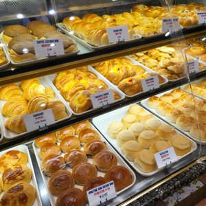 MAXIM’S BAKERY & RESTAURANT - Updated December 2025 - 52 Photos & 46 ...