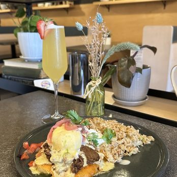 MAVEN - Updated December 2025 - 206 Photos & 124 Reviews - 1006 17 Ave ...