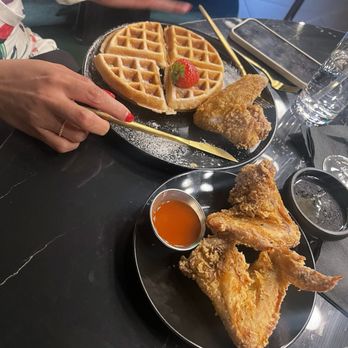 DOVES - Updated November 2024 - 51 Photos & 28 Reviews - 3101 Main St ...