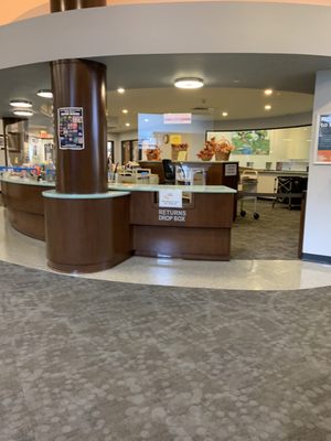 SAYVILLE LIBRARY - Updated September 2025 - 16 Photos - 88 Greene Ave ...