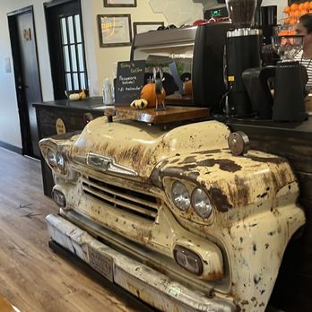 ROOSTERS COFFEEHOUSE - Updated 2024 - 89 Photos & 34 Reviews - 202 Main ...