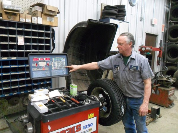 COMPLETE AUTO BODY - Updated October 2025 - 14 Photos - 1711 School Rd ...