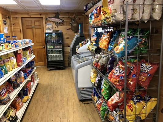 WELLS EDGE COUNTRY STORE - Updated October 2025 - 10 Photos - 1488 NY ...