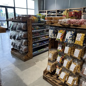 THE GROVE MARKET - Updated December 2025 - 14 Photos & 10 Reviews ...