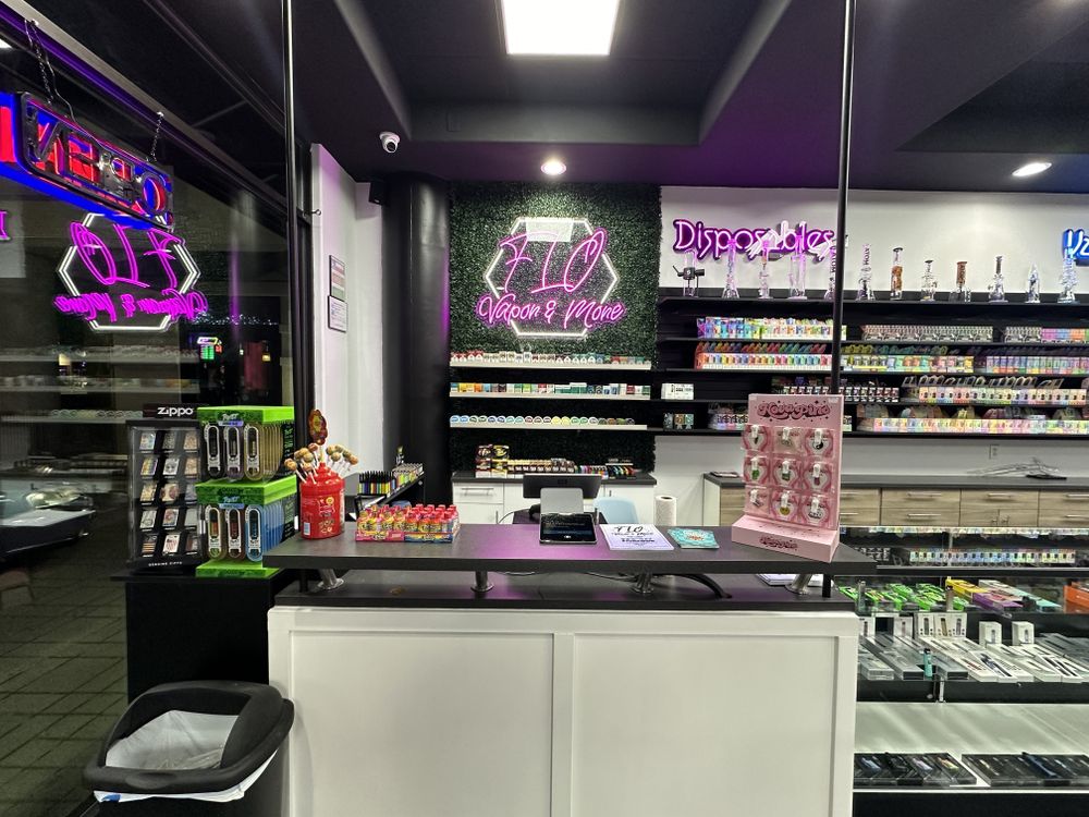 FLO VAPOR AND MORE - Updated January 2026 - 23 Photos - 4123 Cedar ...