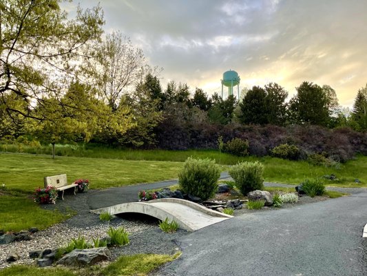 LAWSON GARDENS - Updated February 2026 - 22 Photos - 705 SE Derby St ...