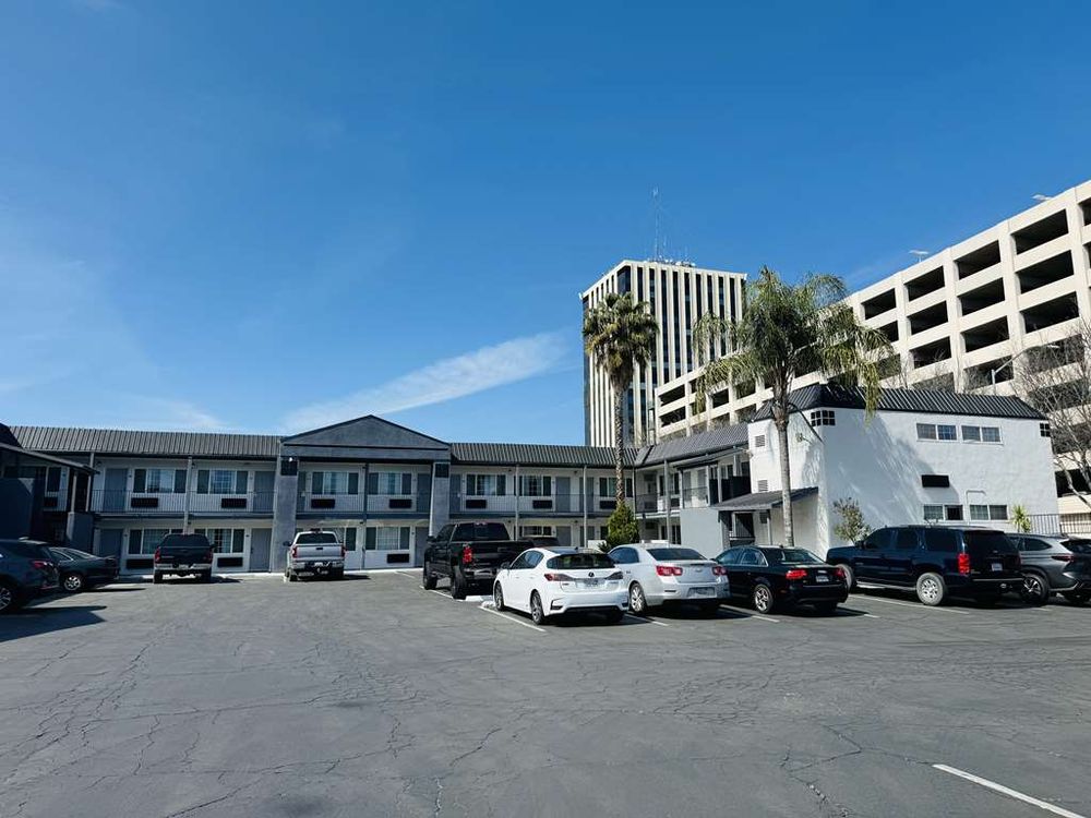 SURESTAY BY BEST WESTERN FRESNO CENTRAL - Updated July 2025 - 27 Photos ...